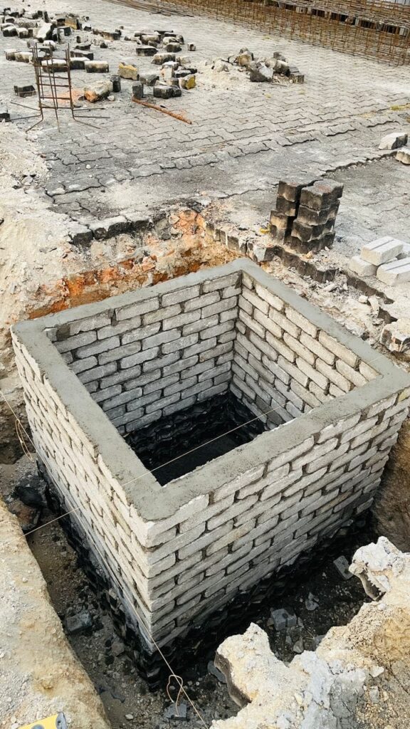 Melawat tapak cadangan membina 1 unit gudang terbuka dan tapak konkrit ...